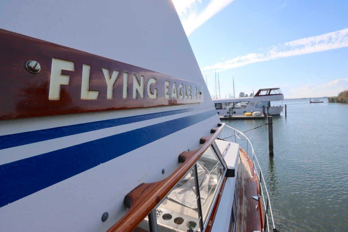 Storebro Adler Royal Cruiser 34 Fly – 1977 zu verkaufen – Yachtmakler ...