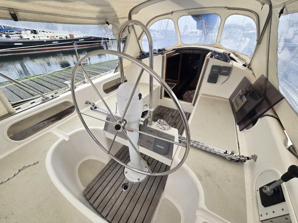 Sirena 38 - White Whale Yachtbrokers