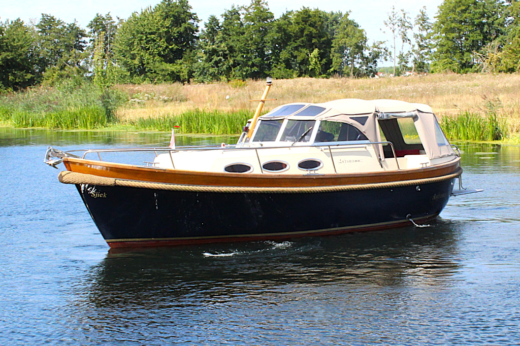 Antaris MK 825 Kotter - White Whale Yachtbrokers