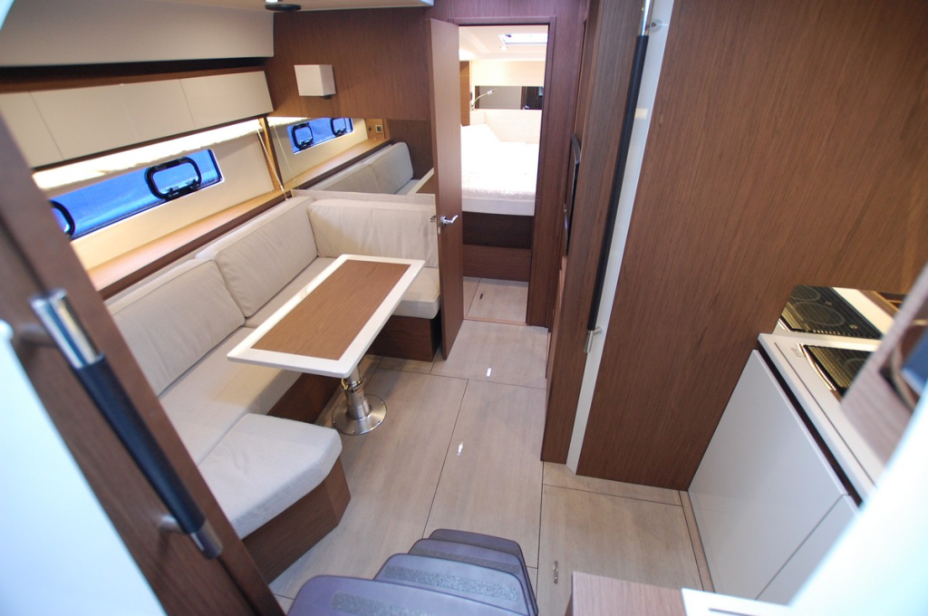 Jeanneau Leader 40 - White Whale Yachtbrokers