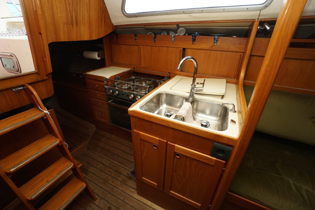 Sirena 38 - White Whale Yachtbrokers